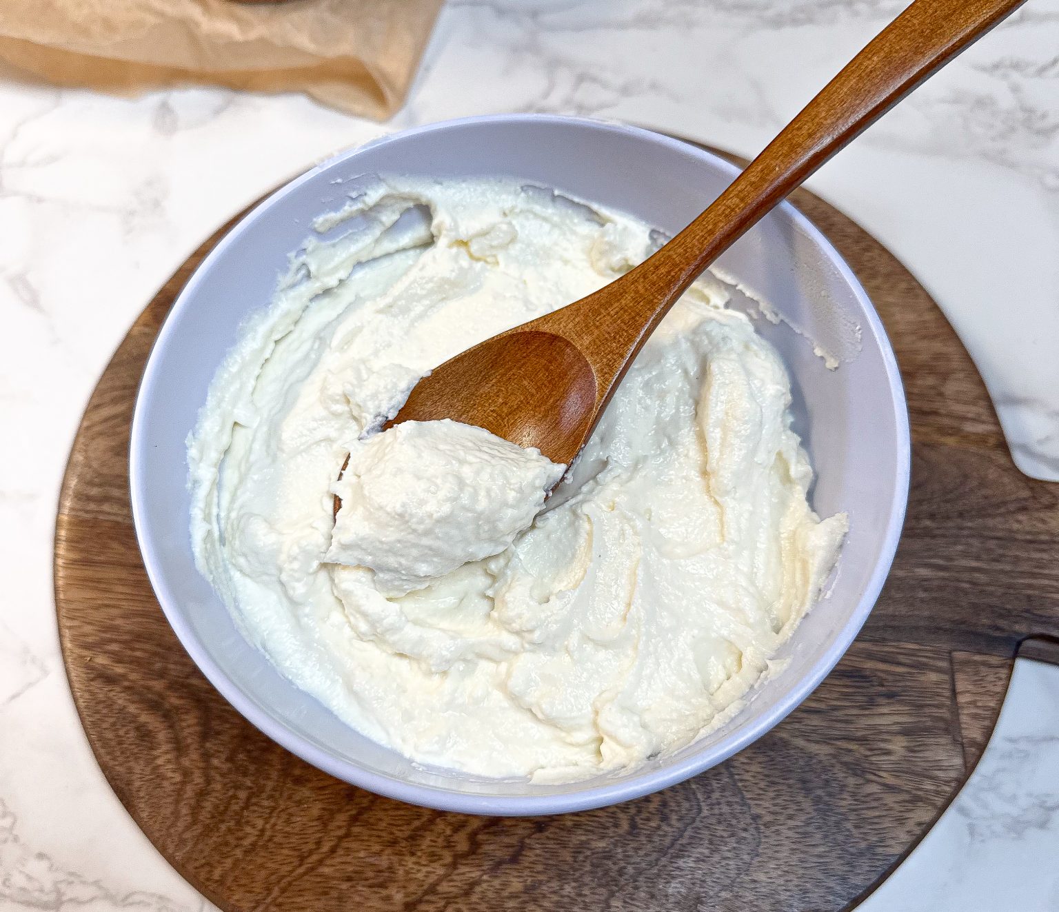 How to make raw milk Greek yogurt in the instant pot - lizasfarmhouse.com