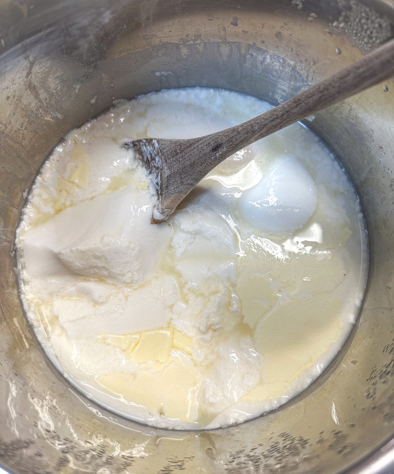 How to make raw milk Greek yogurt in the instant pot - lizasfarmhouse.com