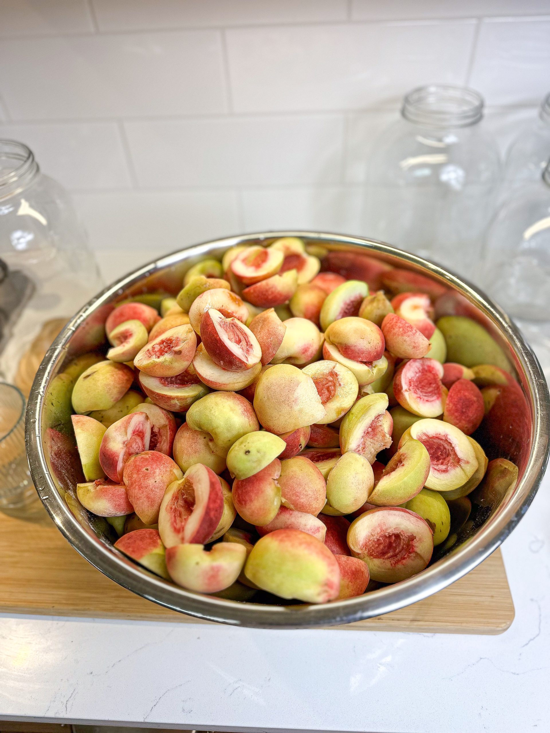 canning homemade fruit juice - lizasfarmhouse.com